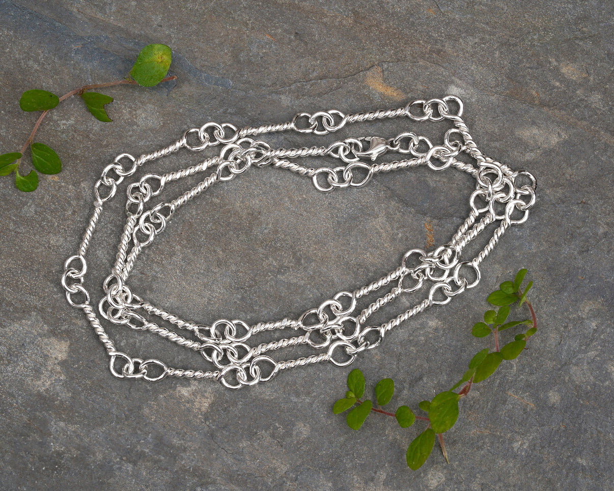 Twisted Link Necklace In Sterling Silver – Huiyi Tan